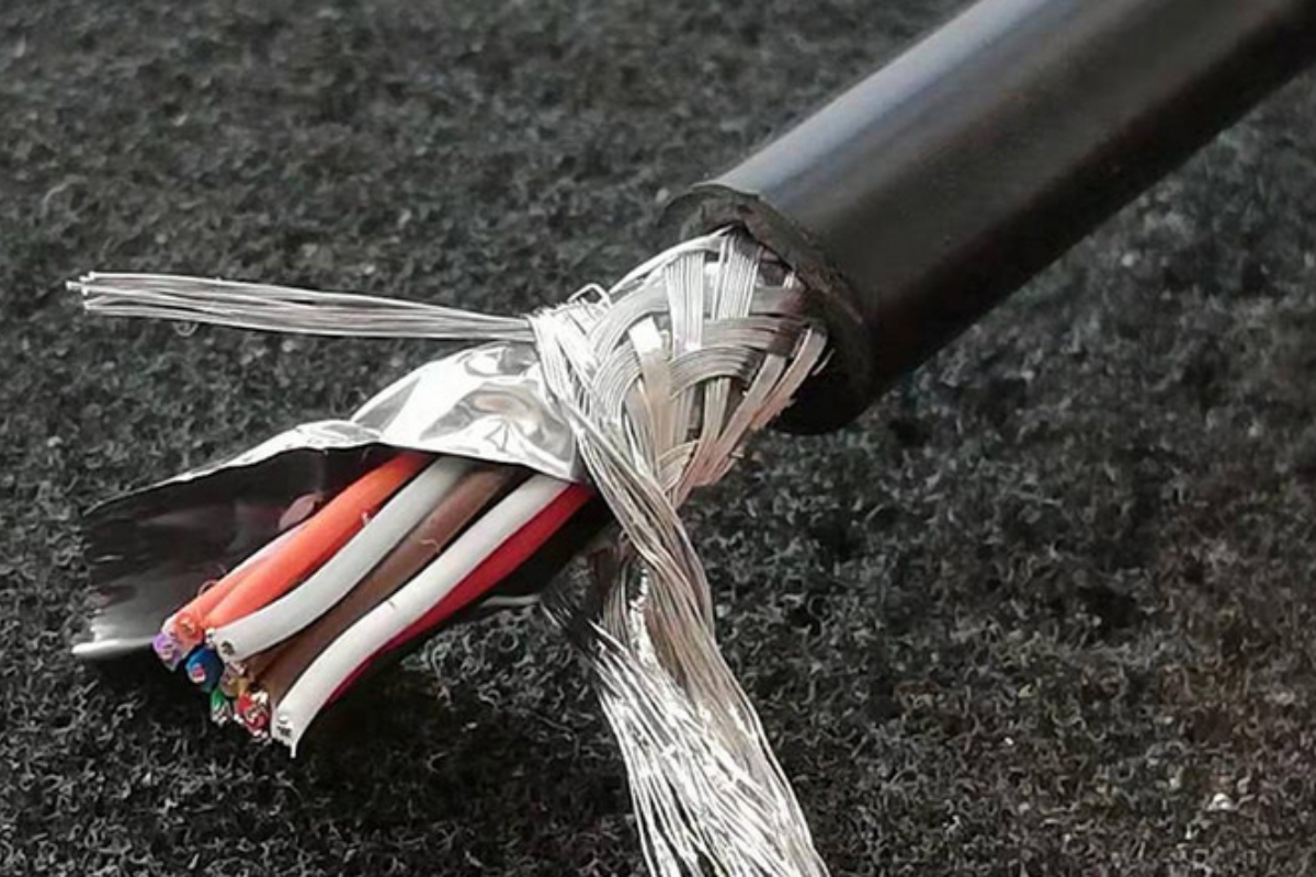 Quelle est la Fonction Principale du Câble Blindé Tressé